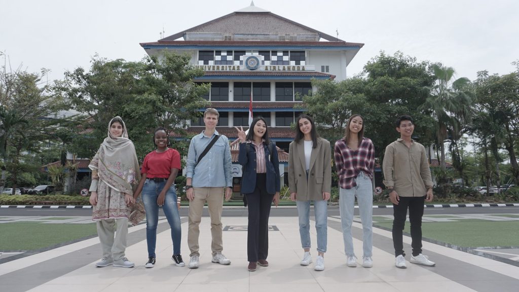 Negara dengan Program Beasiswa Paling Dermawan untuk Mahasiswa Asing